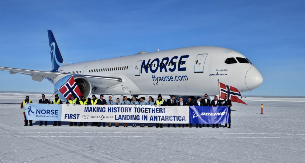 Norwegian Aircraft Created History by its Landing in Antarctica | News ...